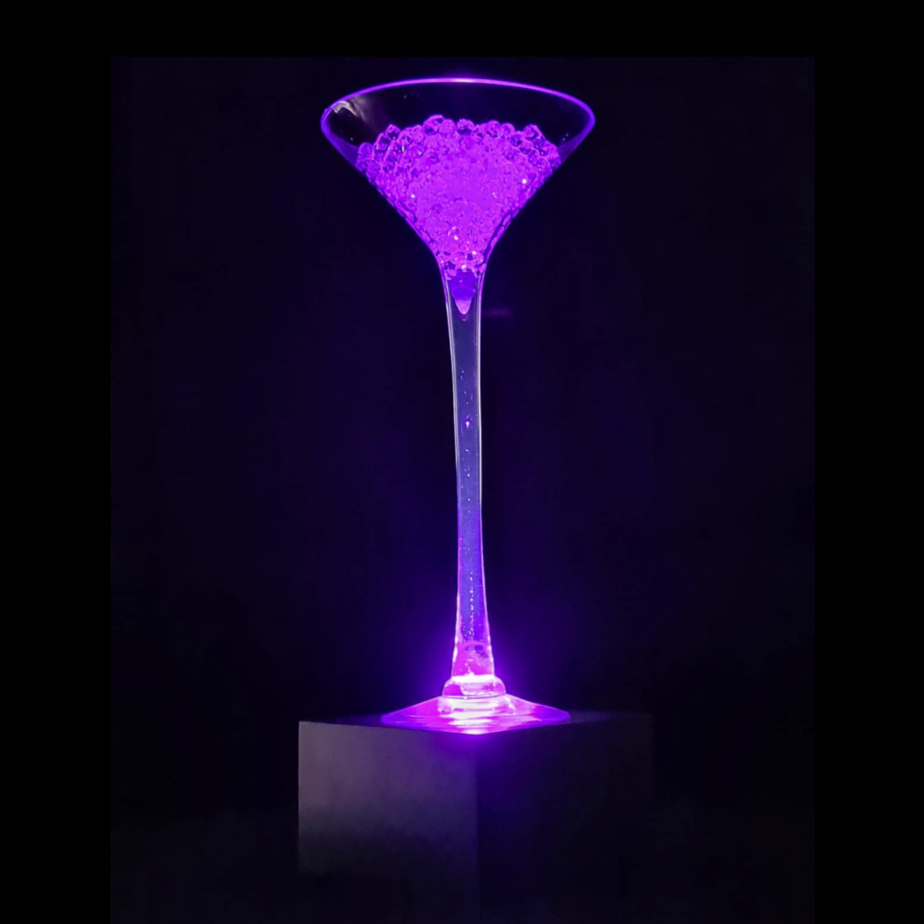 Illuminated Martini Glass Table Centre – iCatching, everything for events